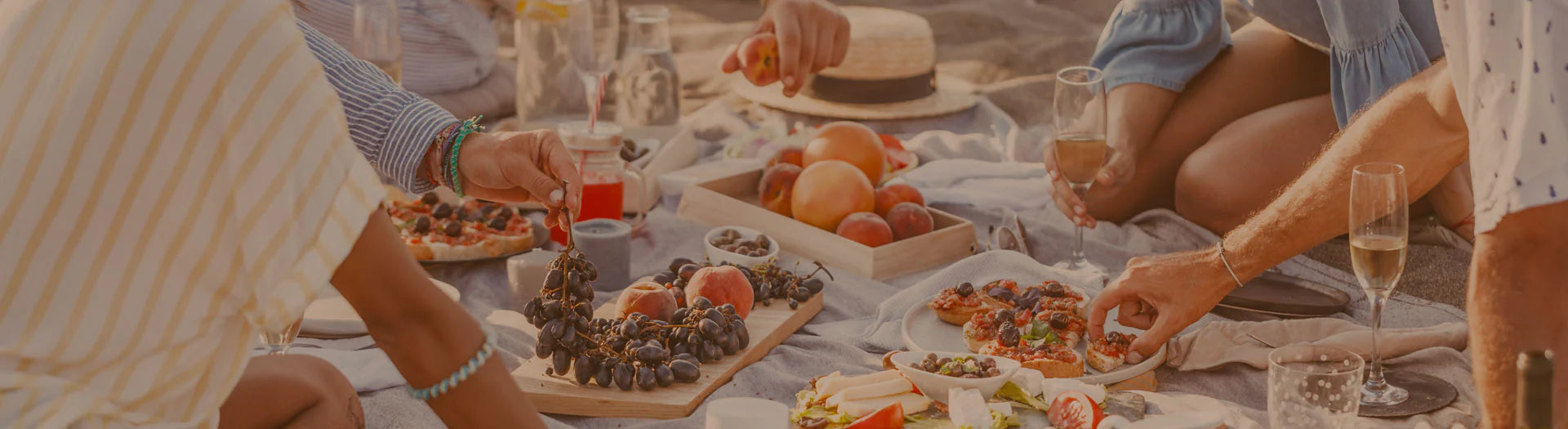 Guide to the Perfect Summer Picnic - www.johnwmmacys.com